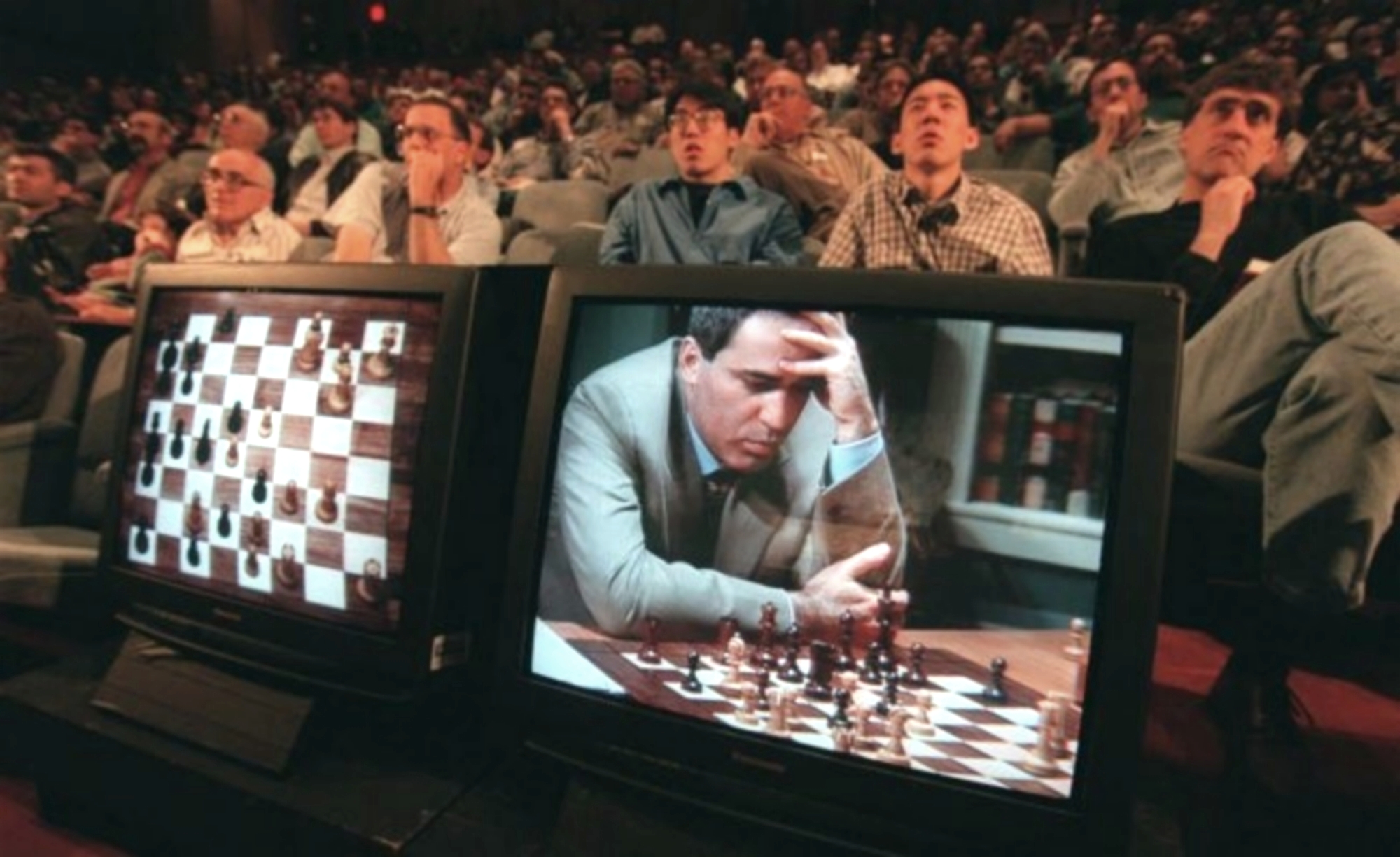 10 Significant Events of 1990s - Can Ergur